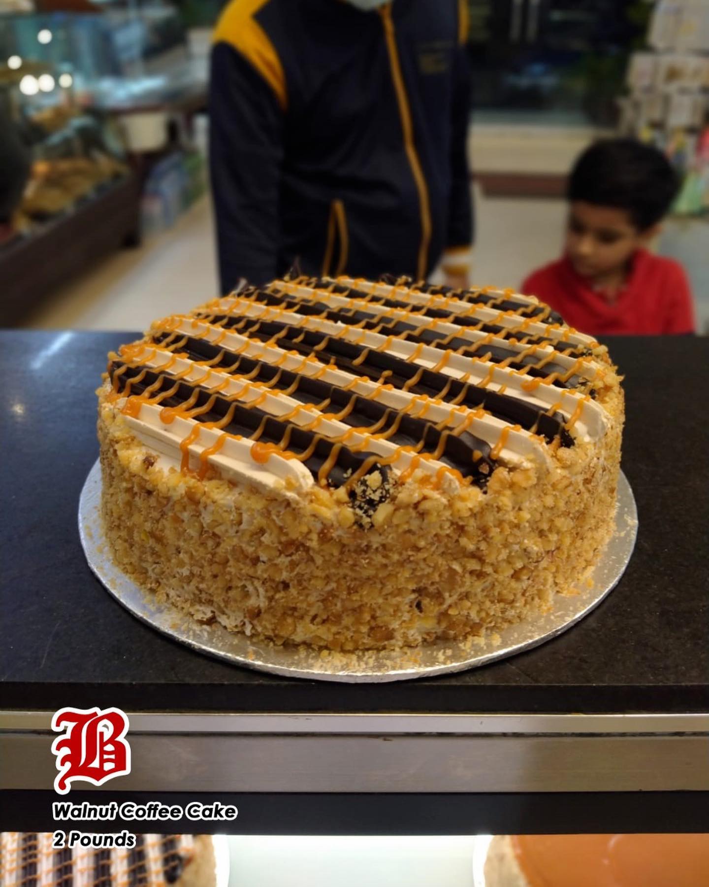 Send WALNUT COFFEE CAKE BY THE BAKERS INN to Pakistan | Online Gifts ...