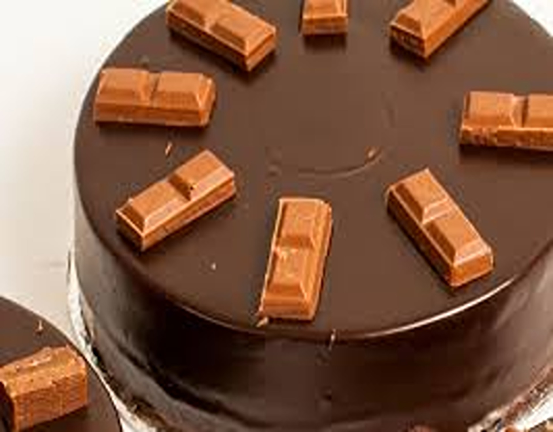 Send CADBURY CHOCOLATE CAKE BY JAMMIN JAVA to Pakistan | Online Gifts ...