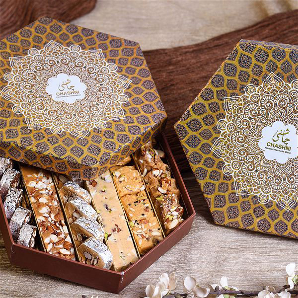 Send HEXAGON GOLDEN GIFT BOX - CHASHNI to Pakistan | Online Gifts ...