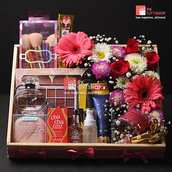 Send ROYAL BASKET FOR HER to Pakistan | Online Gifts delivery in Pakistan